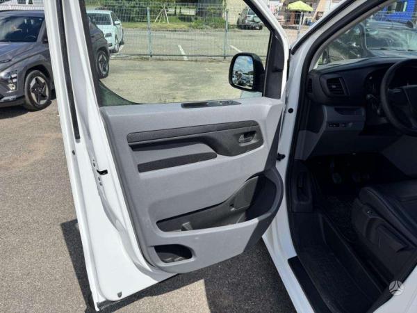 White Opel Vivaro 2021 in Radviliskis, with an engine capacity of 1.50 L and mileage of 155 thousand km for 12886 €, photo 10 on AUTOMOTO.COM.LV