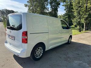 White Opel Vivaro 2021 in Kaunas, with an engine capacity of 1.50 L and mileage of 179 thousand km for 12800 €, photo 6 on AUTOMOTO.COM.LV