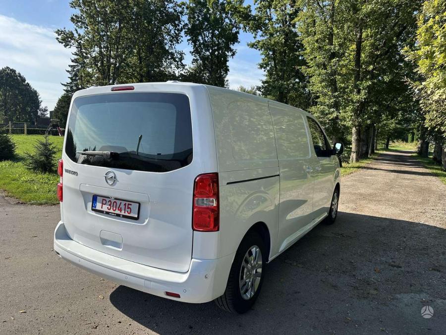 White Opel Vivaro 2021 in Kaunas, with an engine capacity of 1.50 L and mileage of 179 thousand km for 12800 €, photo 8 on AUTOMOTO.COM.LV