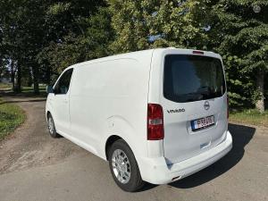 White Opel Vivaro 2021 in Kaunas, with an engine capacity of 1.50 L and mileage of 179 thousand km for 12800 €, photo 10 on AUTOMOTO.COM.LV