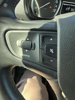 White Opel Vivaro 2021 in Kaunas, with an engine capacity of 1.50 L and mileage of 179 thousand km for 12800 €, photo 21 on AUTOMOTO.COM.LV