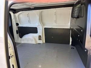 White Opel Vivaro 2021 in Kaunas, with an engine capacity of 1.50 L and mileage of 179 thousand km for 12800 €, photo 26 on AUTOMOTO.COM.LV