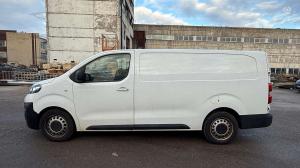 White Opel Vivaro 2022 in Kaunas, with an engine capacity of 2.00 L and mileage of 86 thousand km for 17550 €, photo 2 on AUTOMOTO.COM.LV