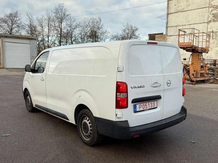 White Opel Vivaro 2022 in Kaunas, with an engine capacity of 2.00 L and mileage of 86 thousand km for 17550 €, photo 3 on AUTOMOTO.COM.LV