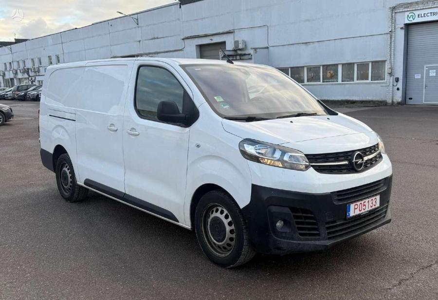White Opel Vivaro 2022 in Kaunas, with an engine capacity of 2.00 L and mileage of 86 thousand km for 17550 €, photo 7 on AUTOMOTO.COM.LV