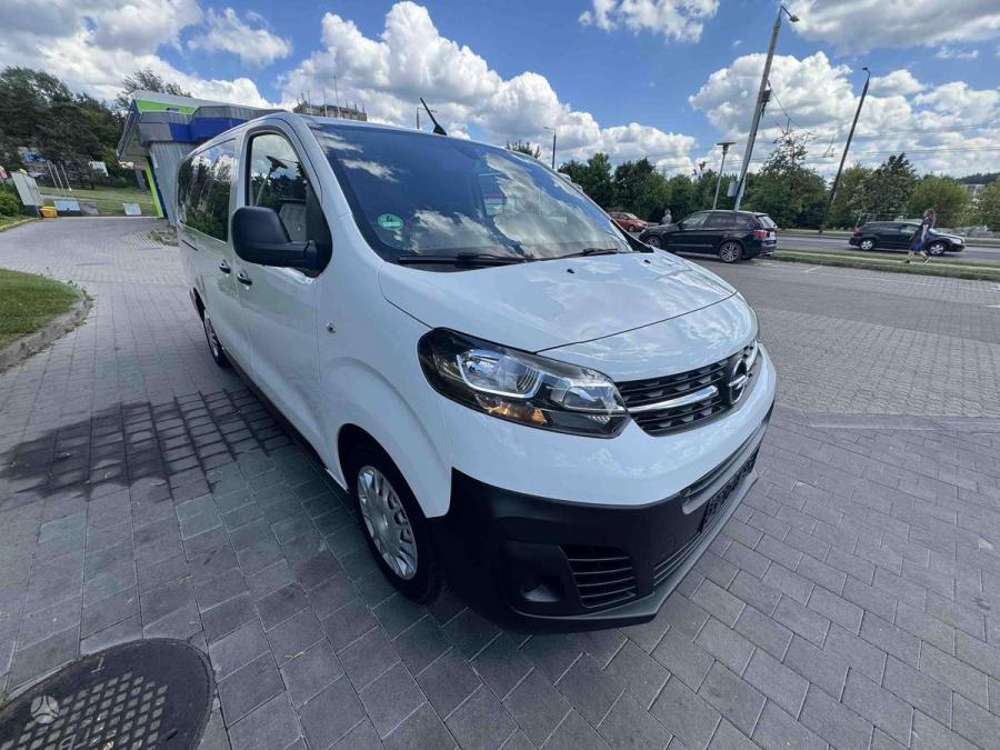 White Opel Vivaro 2022 in Taurage, with an engine capacity of 2.00 L and mileage of 253 thousand km for 15800 €, photo 3 on AUTOMOTO.COM.LV
