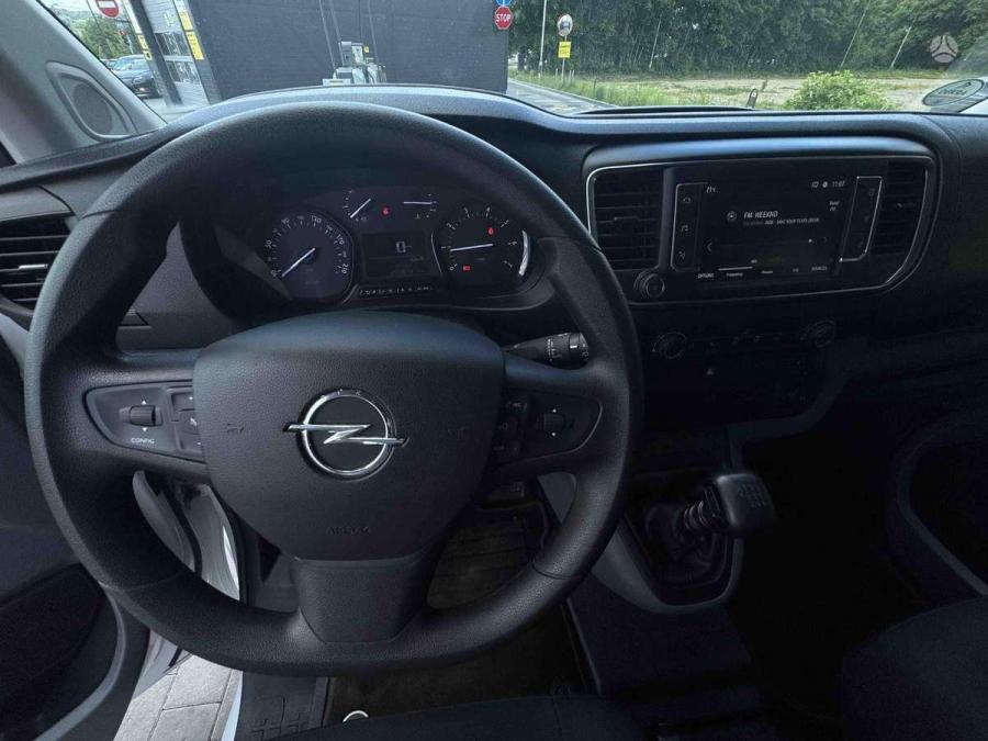 White Opel Vivaro 2022 in Taurage, with an engine capacity of 2.00 L and mileage of 253 thousand km for 15800 €, photo 11 on AUTOMOTO.COM.LV
