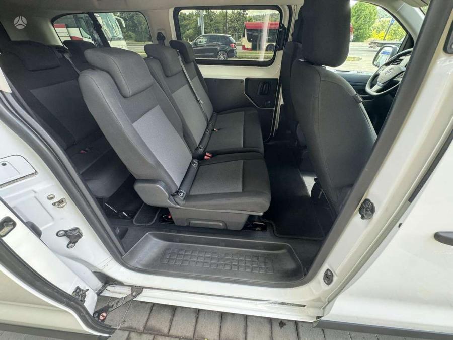 White Opel Vivaro 2022 in Taurage, with an engine capacity of 2.00 L and mileage of 253 thousand km for 15800 €, photo 18 on AUTOMOTO.COM.LV