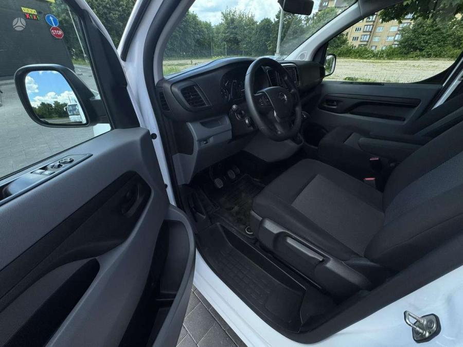 White Opel Vivaro 2022 in Taurage, with an engine capacity of 2.00 L and mileage of 253 thousand km for 15800 €, photo 21 on AUTOMOTO.COM.LV