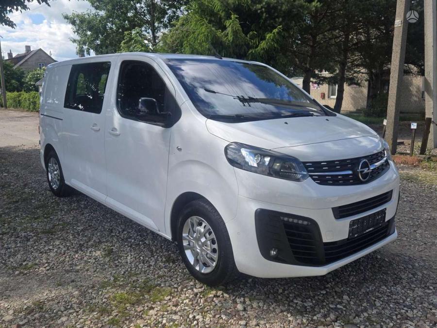 White Opel Vivaro 2022 in Marijampole, with an engine capacity of 1.50 L and mileage of 38 thousand km for 15300 €, photo 1 on AUTOMOTO.COM.LV