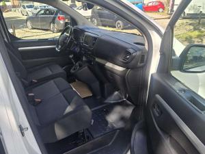 White Opel Vivaro 2022 in Marijampole, with an engine capacity of 1.50 L and mileage of 38 thousand km for 15300 €, photo 6 on AUTOMOTO.COM.LV