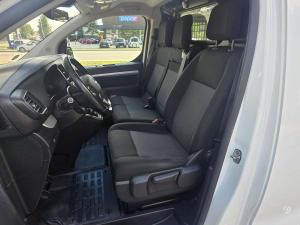 White Opel Vivaro 2022 in Marijampole, with an engine capacity of 1.50 L and mileage of 38 thousand km for 15300 €, photo 9 on AUTOMOTO.COM.LV