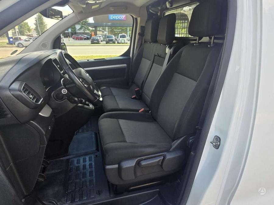 White Opel Vivaro 2022 in Marijampole, with an engine capacity of 1.50 L and mileage of 38 thousand km for 15300 €, photo 9 on AUTOMOTO.COM.LV