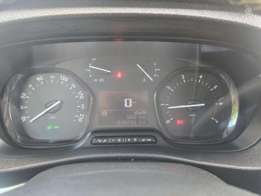 White Opel Vivaro 2022 in Marijampole, with an engine capacity of 1.50 L and mileage of 38 thousand km for 15300 €, photo 11 on AUTOMOTO.COM.LV
