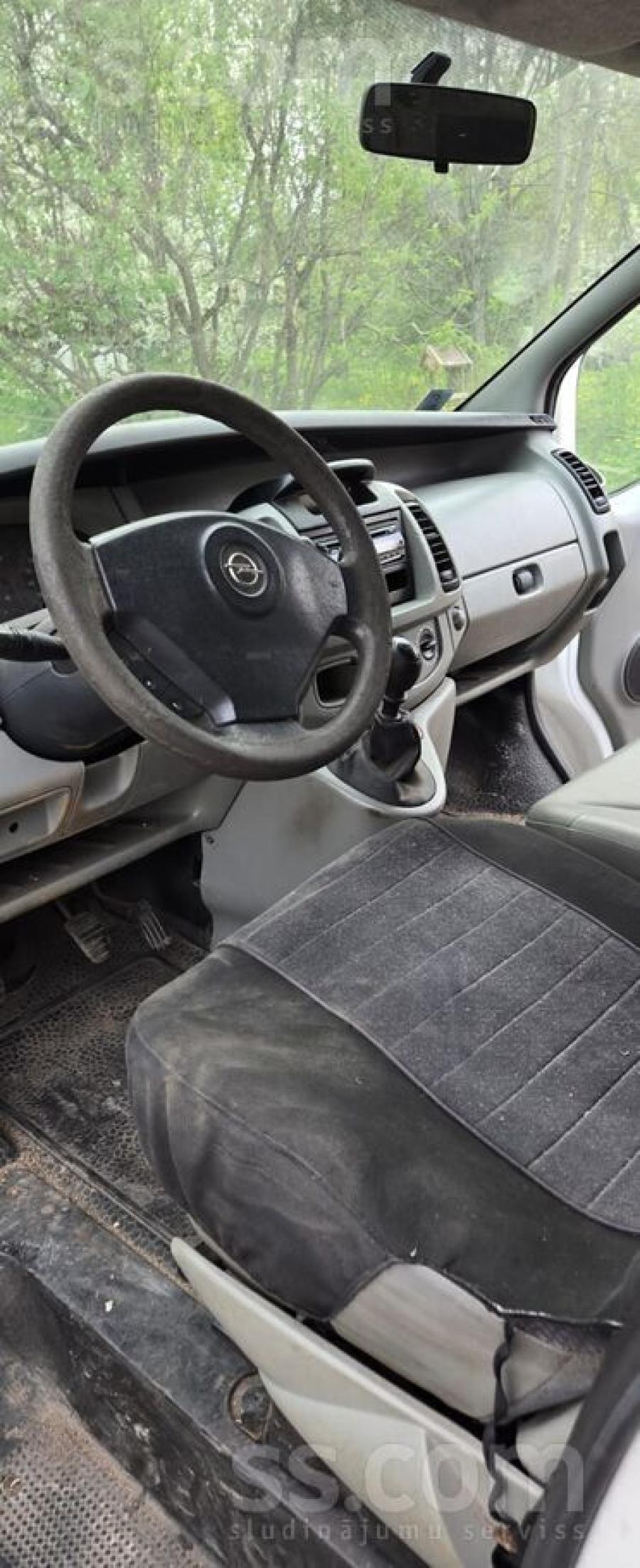 White Opel Vivaro 2002 in Jekabpils, with an engine capacity of 1.90 L and mileage of 359 thousand km for 1500 €, photo 5 on AUTOMOTO.COM.LV