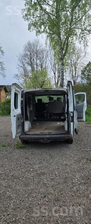 White Opel Vivaro 2002 in Jekabpils, with an engine capacity of 1.90 L and mileage of 359 thousand km for 1500 €, photo 8 on AUTOMOTO.COM.LV