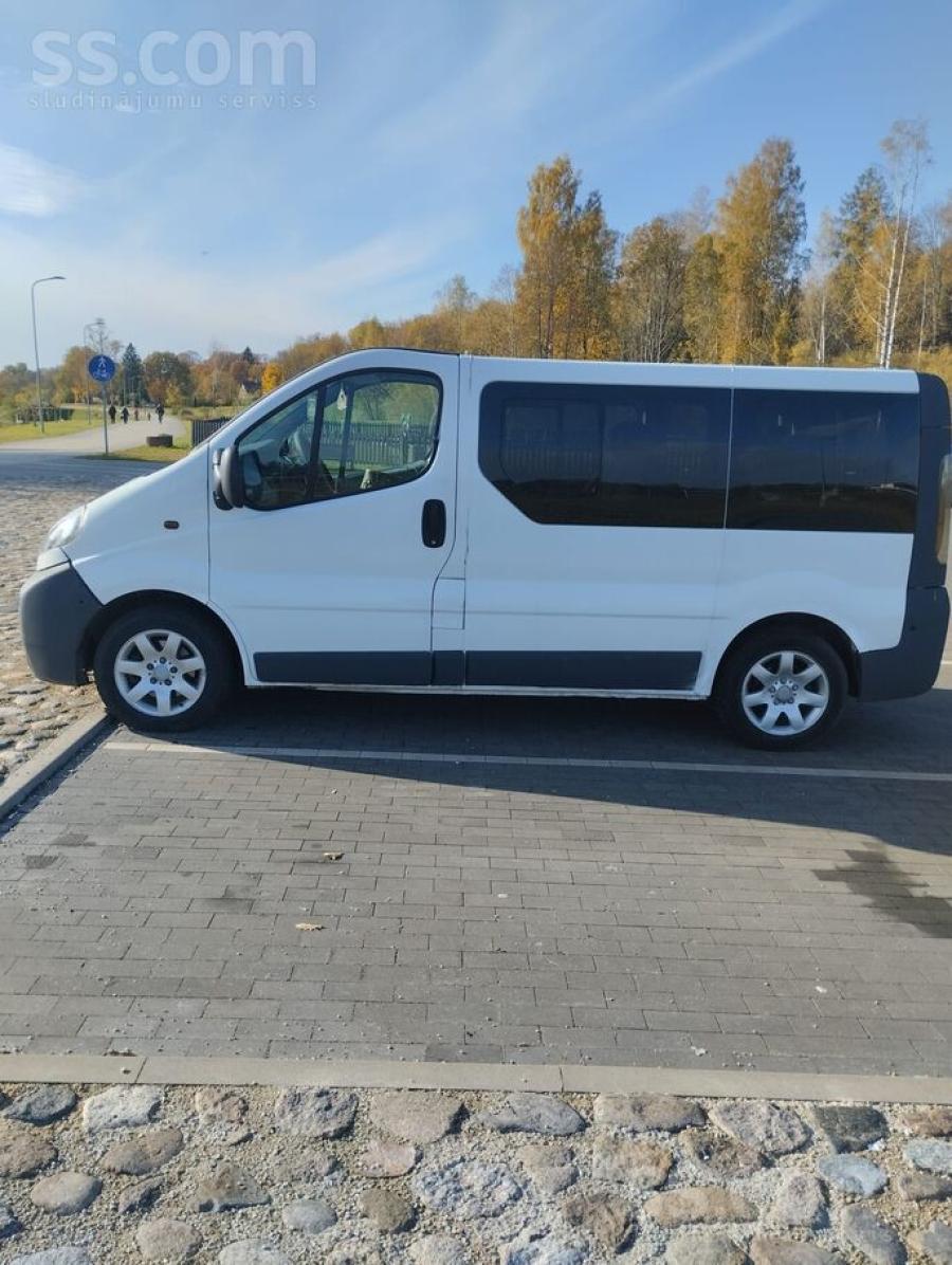 Balts Opel Vivaro 2002 Rēzekne, ar dzinēja tilpumu 1.90 L un nobraukumu 538 tūkst. km par 2550 €, foto 4 vietnē AUTOMOTO.COM.LV