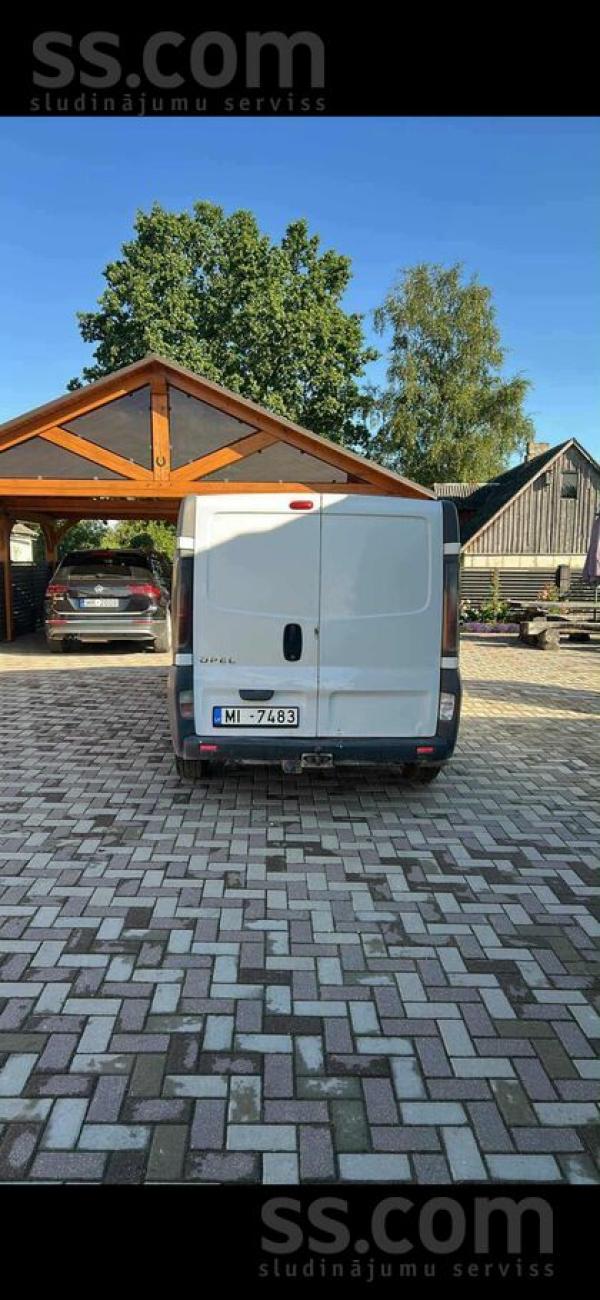 Balts Opel Vivaro 2003 Kuldīga, ar dzinēja tilpumu 1.90 L un nobraukumu 329 tūkst. km par 2500 €, foto 3 vietnē AUTOMOTO.COM.LV