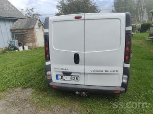 Balts Opel Vivaro 2004 Bauska, ar dzinēja tilpumu 1.90 L un nobraukumu 381 tūkst. km par 2000 €, foto 2 vietnē AUTOMOTO.COM.LV