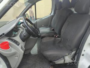 Balts Opel Vivaro 2004 Bauska, ar dzinēja tilpumu 1.90 L un nobraukumu 381 tūkst. km par 2000 €, foto 3 vietnē AUTOMOTO.COM.LV