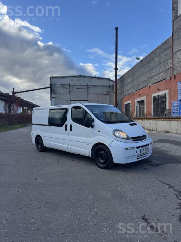 White Opel Vivaro 2004 in Jurmala, with an engine capacity of 1.90 L and mileage of 0 thousand km for 3888 €, photo 2 on AUTOMOTO.COM.LV
