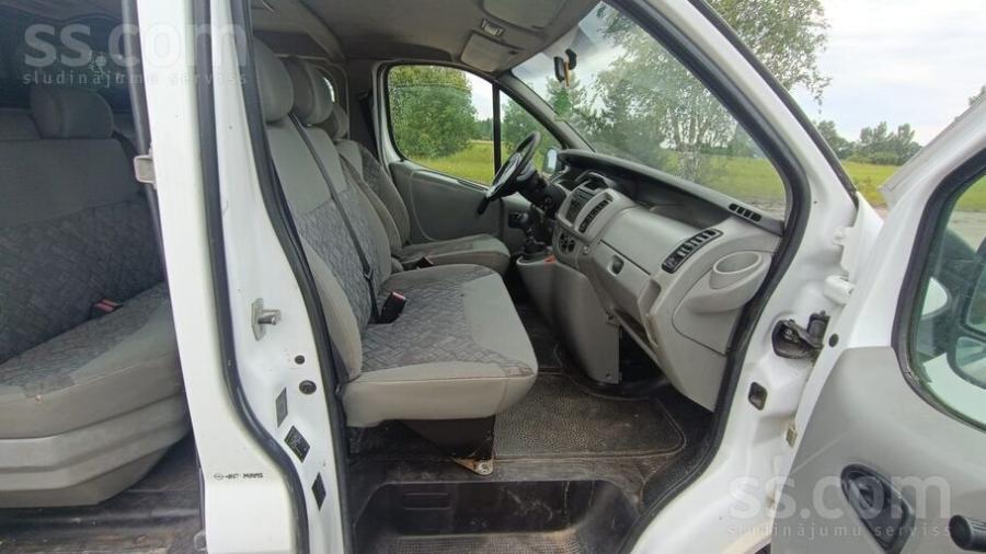 White Opel Vivaro 2004 in Tukums, with an engine capacity of 1.90 L and mileage of 571 thousand km for 2800 €, photo 7 on AUTOMOTO.COM.LV