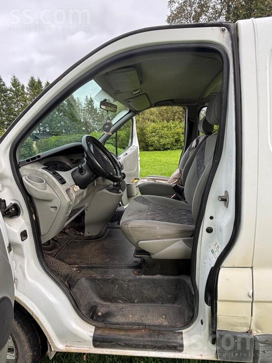 Balts Opel Vivaro 2004 Limbaži, ar dzinēja tilpumu 1.90 L un nobraukumu 446 tūkst. km par 2600 €, foto 8 vietnē AUTOMOTO.COM.LV