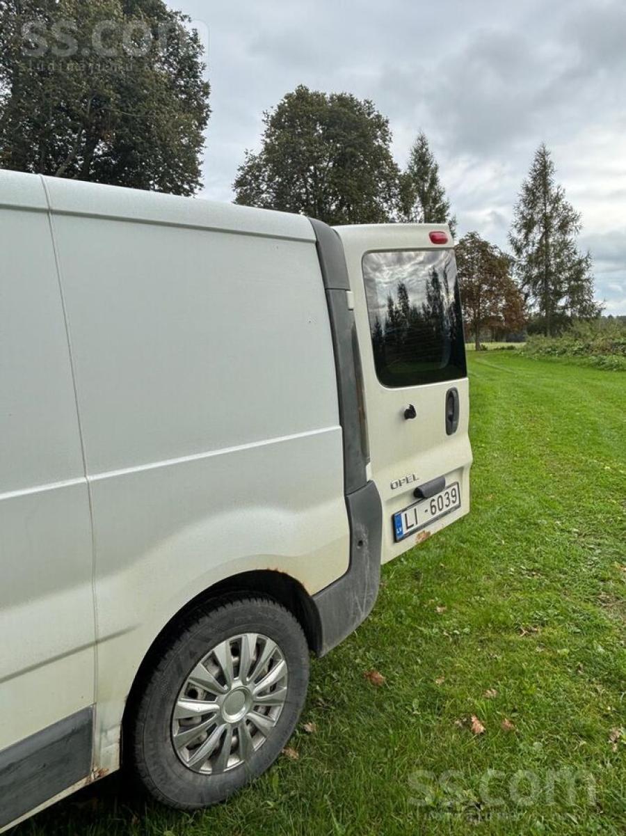 Balts Opel Vivaro 2004 Limbaži, ar dzinēja tilpumu 1.90 L un nobraukumu 446 tūkst. km par 2600 €, foto 11 vietnē AUTOMOTO.COM.LV