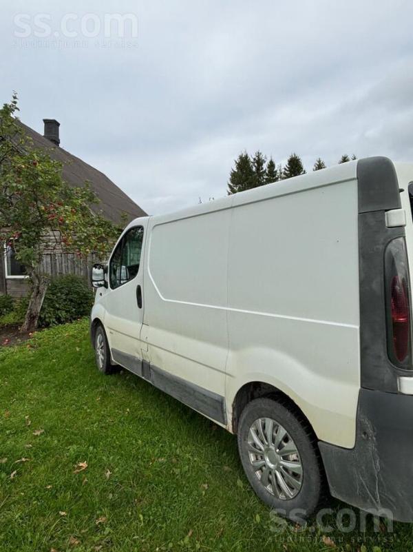 White Opel Vivaro 2004 in Limbazi, with an engine capacity of 1.90 L and mileage of 446 thousand km for 2600 €, photo 1 on AUTOMOTO.COM.LV