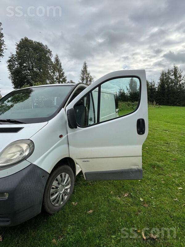 White Opel Vivaro 2004 in Limbazi, with an engine capacity of 1.90 L and mileage of 446 thousand km for 2600 €, photo 6 on AUTOMOTO.COM.LV