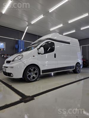 White Opel Vivaro 2004 in Riga, with an engine capacity of 2.50 L and mileage of 367 thousand km for 9700 €, photo 5 on AUTOMOTO.COM.LV