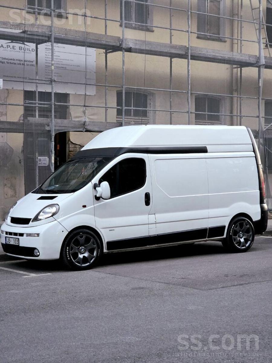 White Opel Vivaro 2004 in Riga, with an engine capacity of 2.50 L and mileage of 367 thousand km for 9700 €, photo 6 on AUTOMOTO.COM.LV