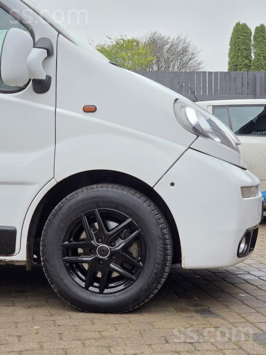 White Opel Vivaro 2004 in Riga, with an engine capacity of 2.50 L and mileage of 367 thousand km for 9700 €, photo 14 on AUTOMOTO.COM.LV