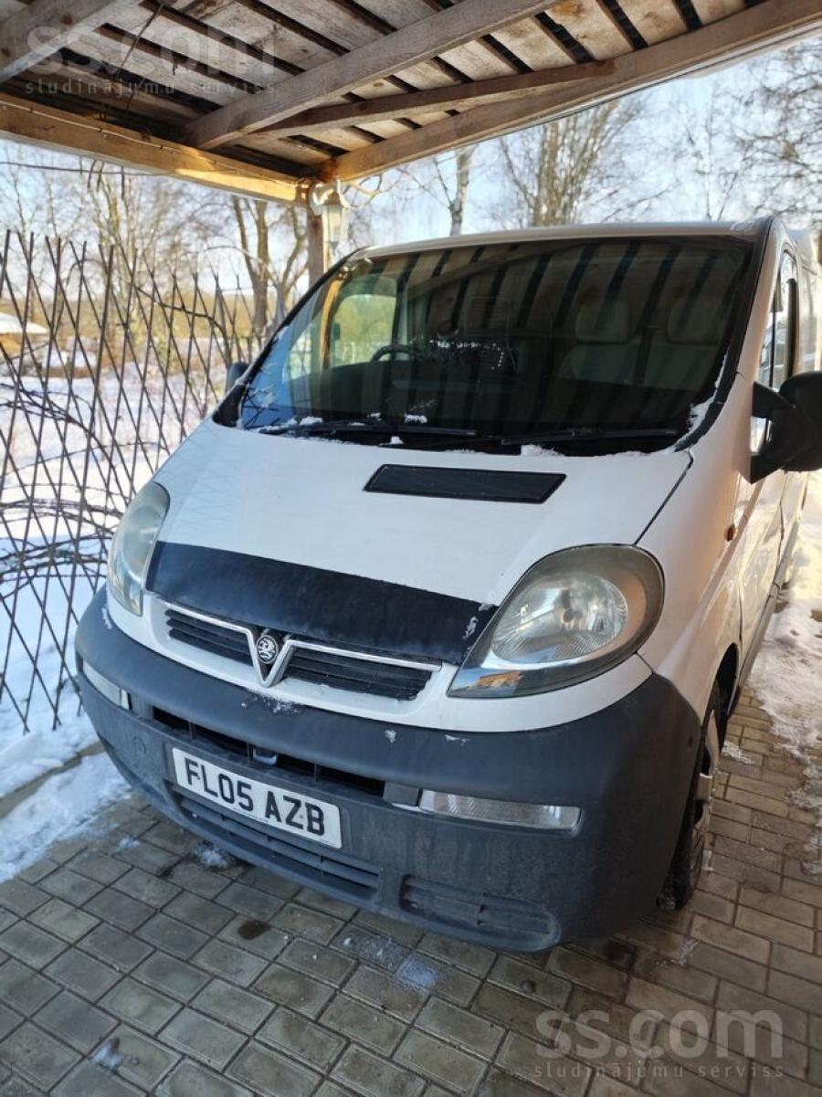 White Opel Vivaro 2005 in Daugavpils, with an engine capacity of 1.90 L and mileage of 325 thousand km for 1600 €, photo 10 on AUTOMOTO.COM.LV