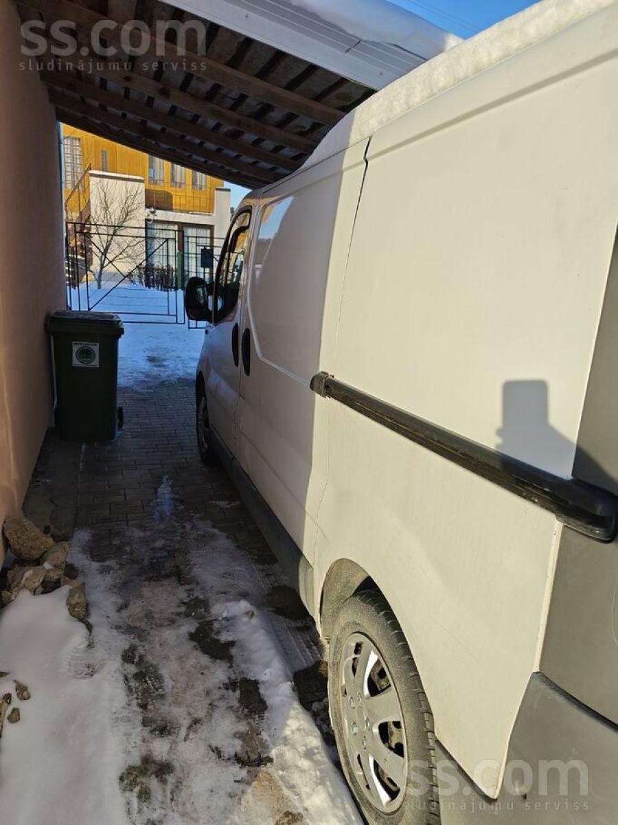 White Opel Vivaro 2005 in Daugavpils, with an engine capacity of 1.90 L and mileage of 325 thousand km for 1600 €, photo 12 on AUTOMOTO.COM.LV