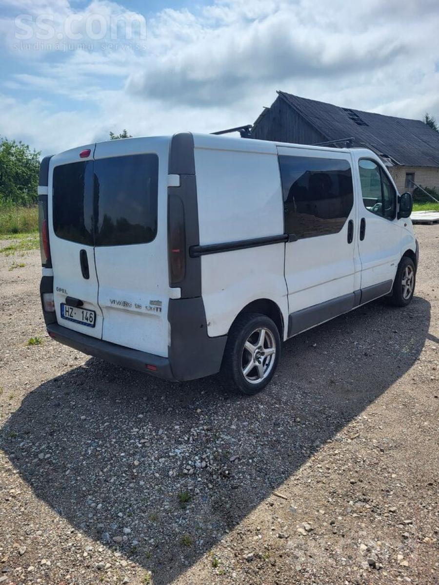 White Opel Vivaro 2005 in Daugavpils, with an engine capacity of 1.90 L and mileage of 454 thousand km for 2600 €, photo 6 on AUTOMOTO.COM.LV