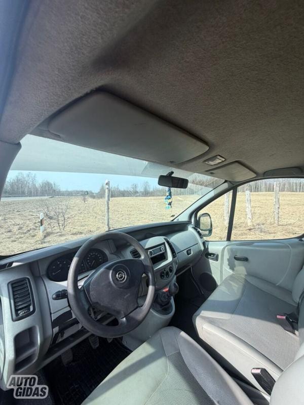 Balts Opel Vivaro 2006 Viļņa, ar dzinēja tilpumu 1.90 L un nobraukumu 400 tūkst. km par 2650 €, foto 9 vietnē AUTOMOTO.COM.LV