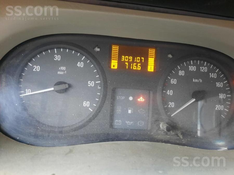 White Opel Vivaro 2006 in Riga, with an engine capacity of 1.90 L and mileage of 309 thousand km for 1500 €, photo 4 on AUTOMOTO.COM.LV
