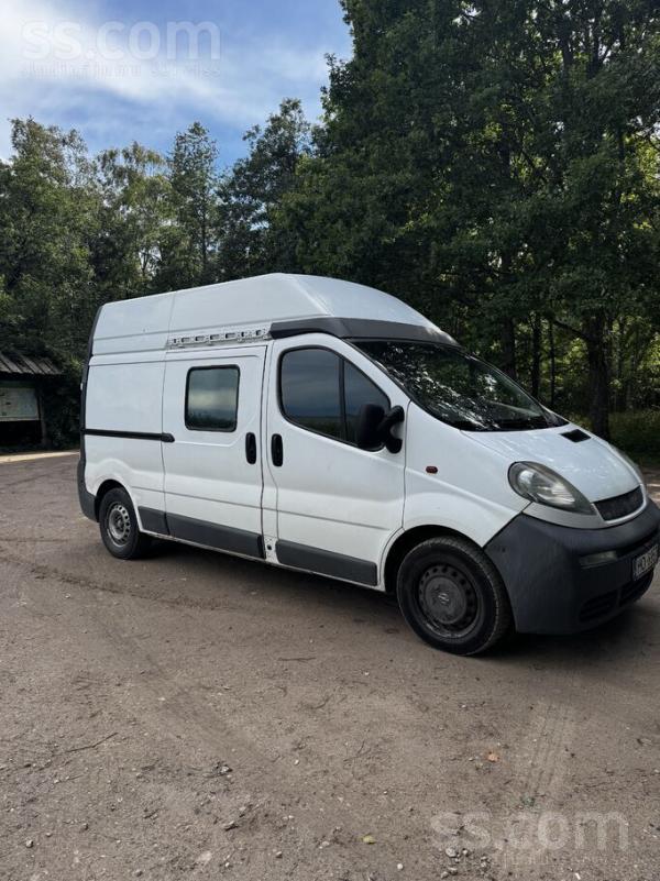 White Opel Vivaro 2006 in Jurmala, with an engine capacity of 1.90 L and mileage of 340 thousand km for 2450 €, photo 1 on AUTOMOTO.COM.LV