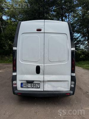White Opel Vivaro 2006 in Jurmala, with an engine capacity of 1.90 L and mileage of 340 thousand km for 2450 €, photo 7 on AUTOMOTO.COM.LV