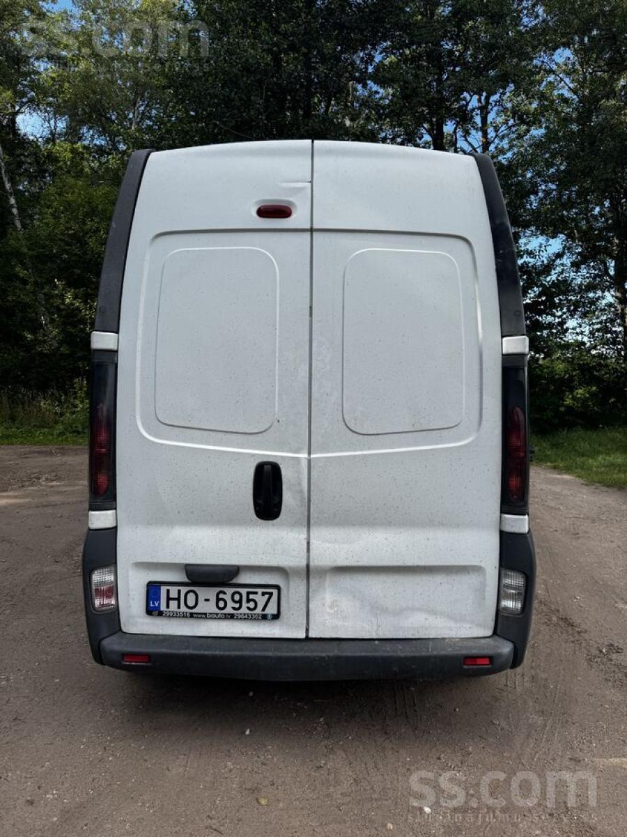 White Opel Vivaro 2006 in Jurmala, with an engine capacity of 1.90 L and mileage of 340 thousand km for 2450 €, photo 7 on AUTOMOTO.COM.LV