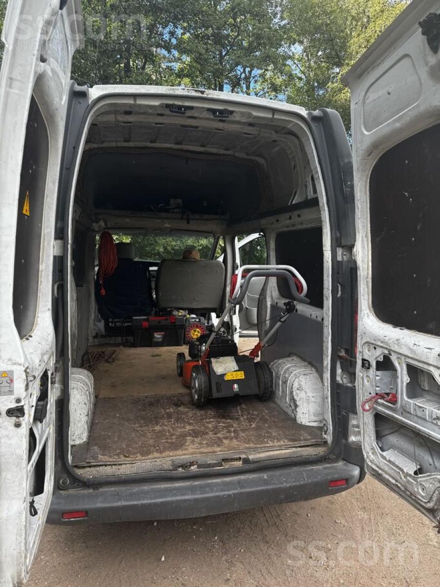 White Opel Vivaro 2006 in Jurmala, with an engine capacity of 1.90 L and mileage of 340 thousand km for 2450 €, photo 10 on AUTOMOTO.COM.LV