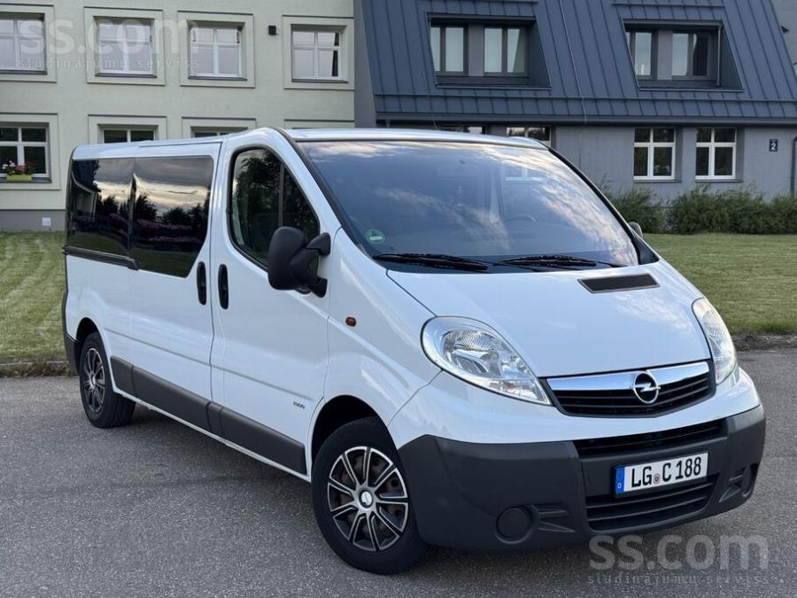Balts Opel Vivaro 2006 Cēsis, ar dzinēja tilpumu 2.00 L un nobraukumu 167 tūkst. km par 7490 €, foto 3 vietnē AUTOMOTO.COM.LV
