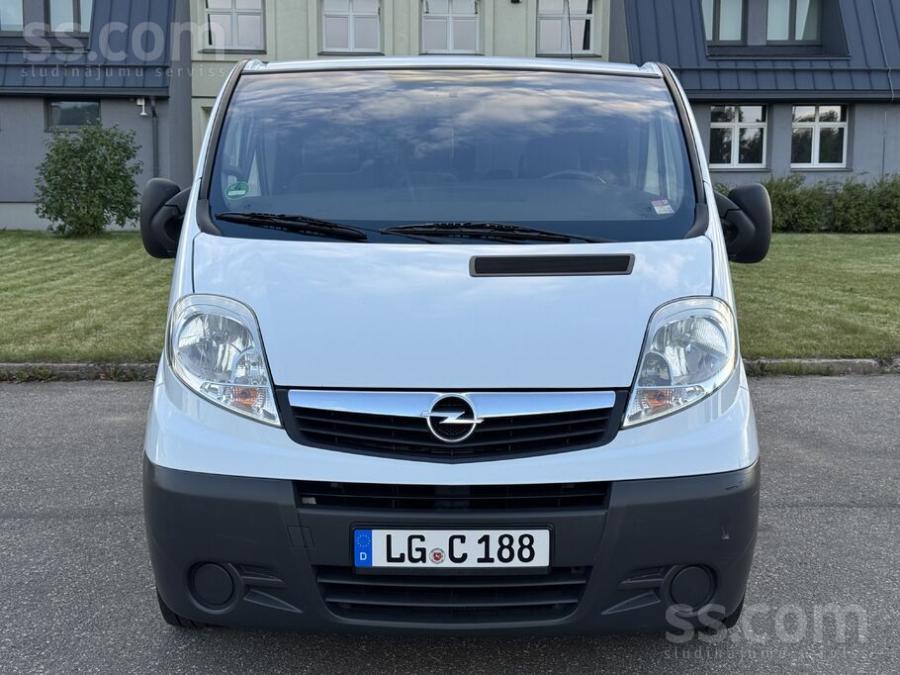 Balts Opel Vivaro 2006 Cēsis, ar dzinēja tilpumu 2.00 L un nobraukumu 167 tūkst. km par 7490 €, foto 5 vietnē AUTOMOTO.COM.LV