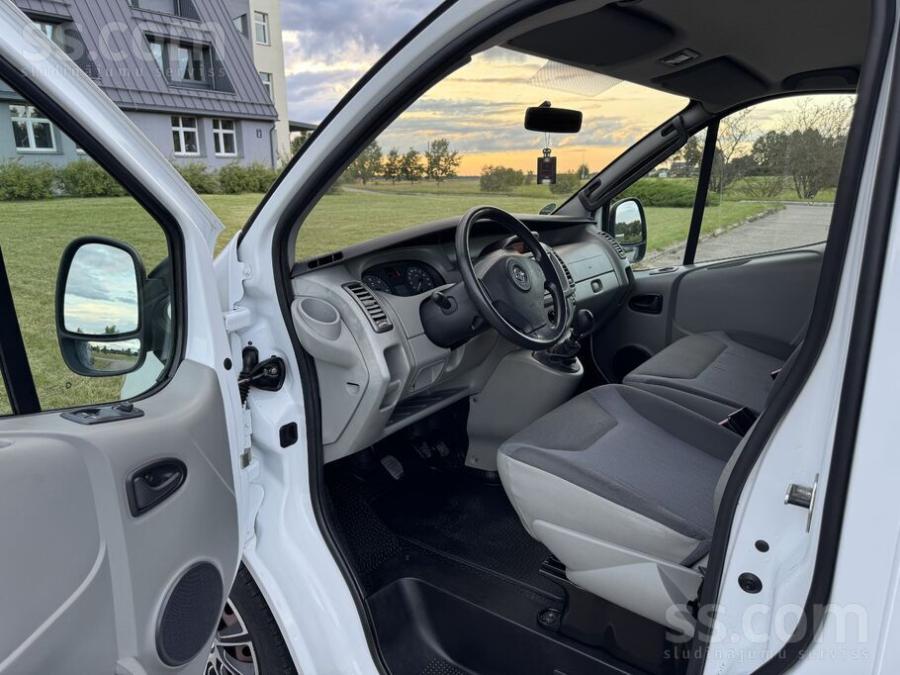 Balts Opel Vivaro 2006 Cēsis, ar dzinēja tilpumu 2.00 L un nobraukumu 167 tūkst. km par 7490 €, foto 10 vietnē AUTOMOTO.COM.LV