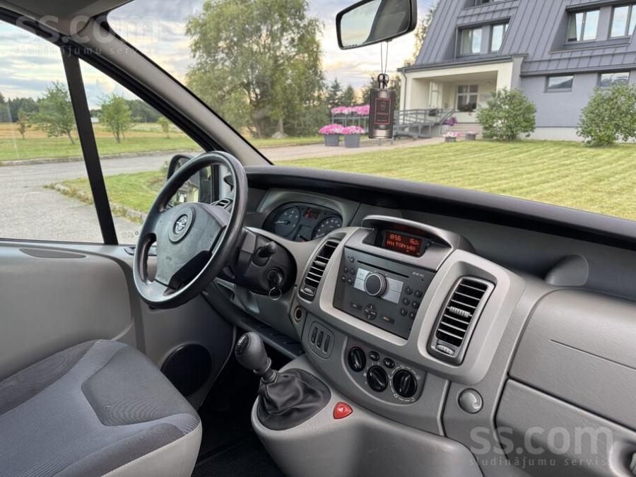 Balts Opel Vivaro 2006 Cēsis, ar dzinēja tilpumu 2.00 L un nobraukumu 167 tūkst. km par 7490 €, foto 14 vietnē AUTOMOTO.COM.LV