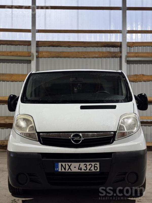 White Opel Vivaro 2007 in Balvi, with an engine capacity of 2.00 L and mileage of 297 thousand km for 4750 €, photo 2 on AUTOMOTO.COM.LV