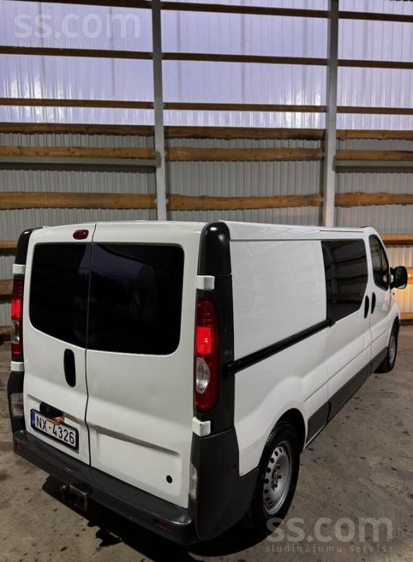 White Opel Vivaro 2007 in Balvi, with an engine capacity of 2.00 L and mileage of 297 thousand km for 4750 €, photo 6 on AUTOMOTO.COM.LV