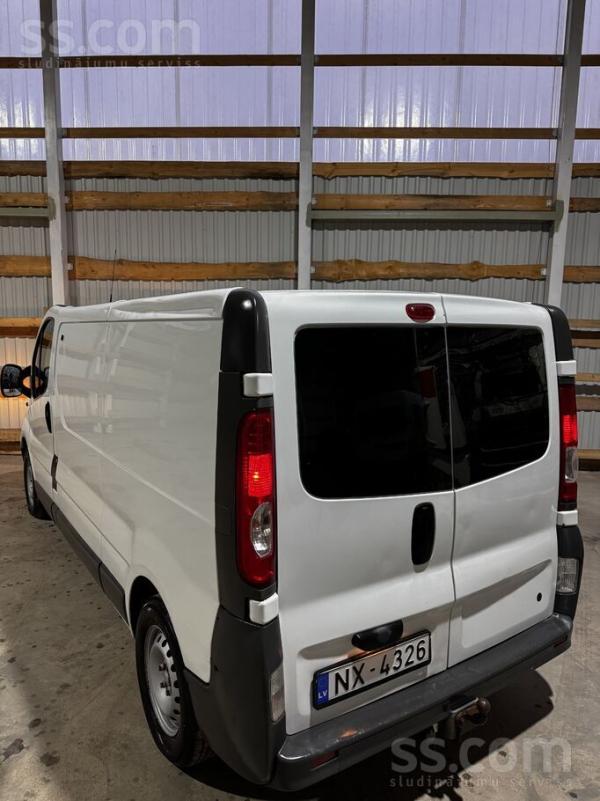 White Opel Vivaro 2007 in Balvi, with an engine capacity of 2.00 L and mileage of 297 thousand km for 4750 €, photo 8 on AUTOMOTO.COM.LV