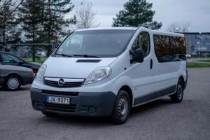 Balts Opel Vivaro 2007 Liepāja, ar dzinēja tilpumu 2.00 L un nobraukumu 365 tūkst. km par 6000 €, foto  vietnē AUTOMOTO.COM.LV